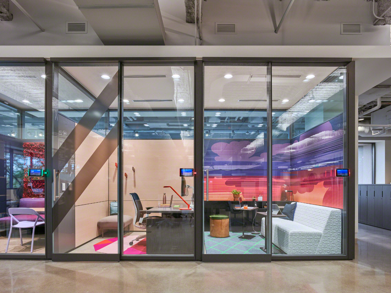 Creative - Workplace furniture and technology for leading companies.